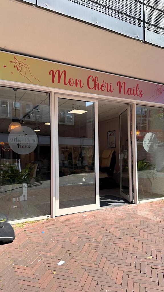 Mon Chéri Nails